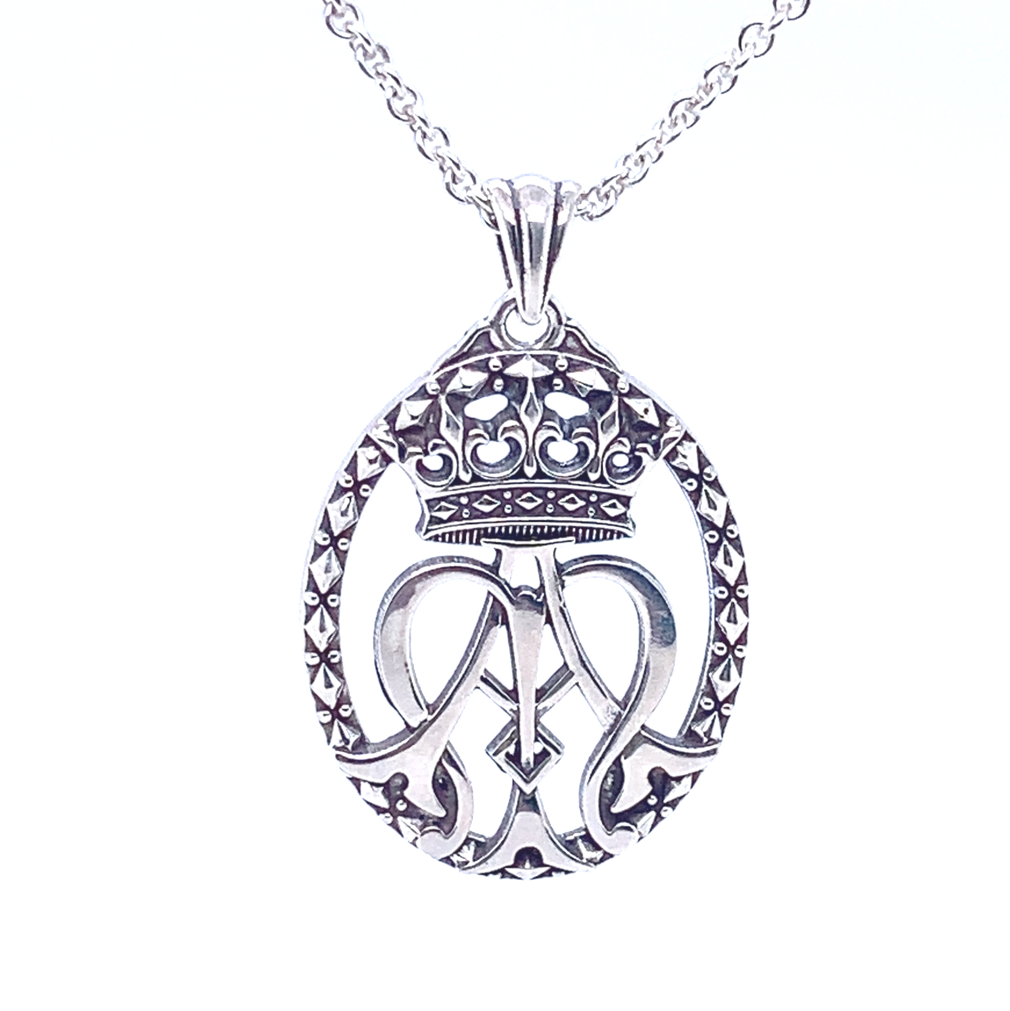 Openwork French Auspice Maria Necklace Pendant | Fount of Grace